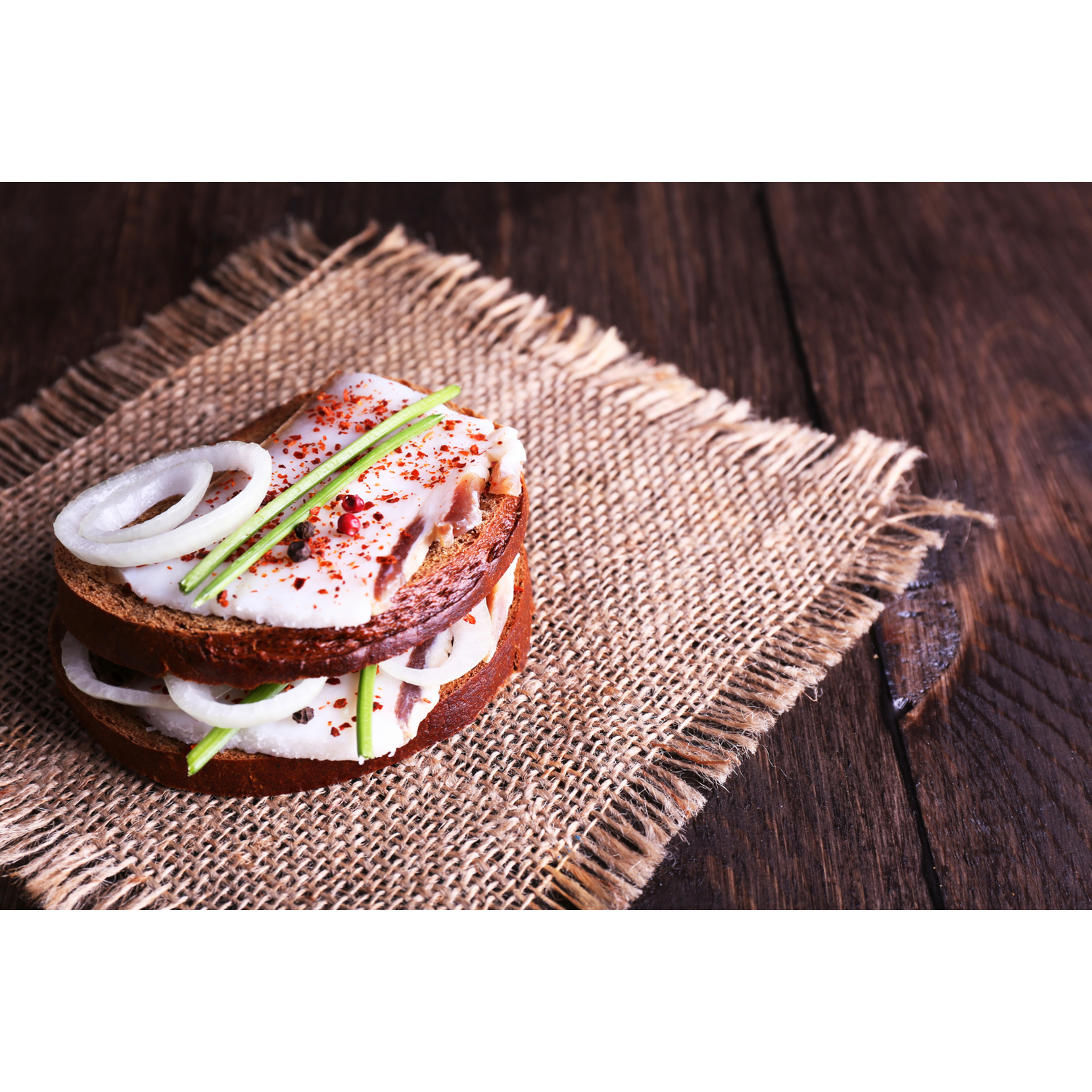 Zsiros Kenyér - Sandwich with Mangalica fat, onion and paprika ...